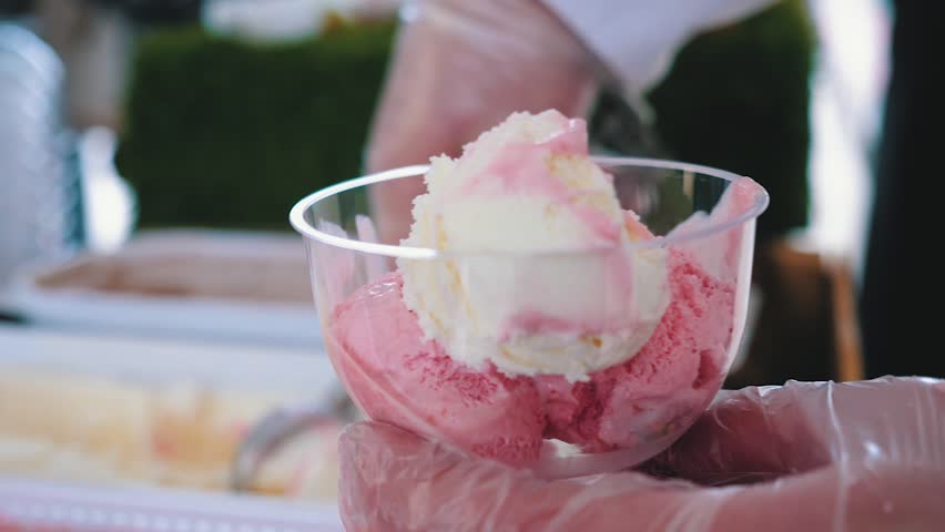 Hand making the Ice Cream image - Free stock photo - Public Domain ...
