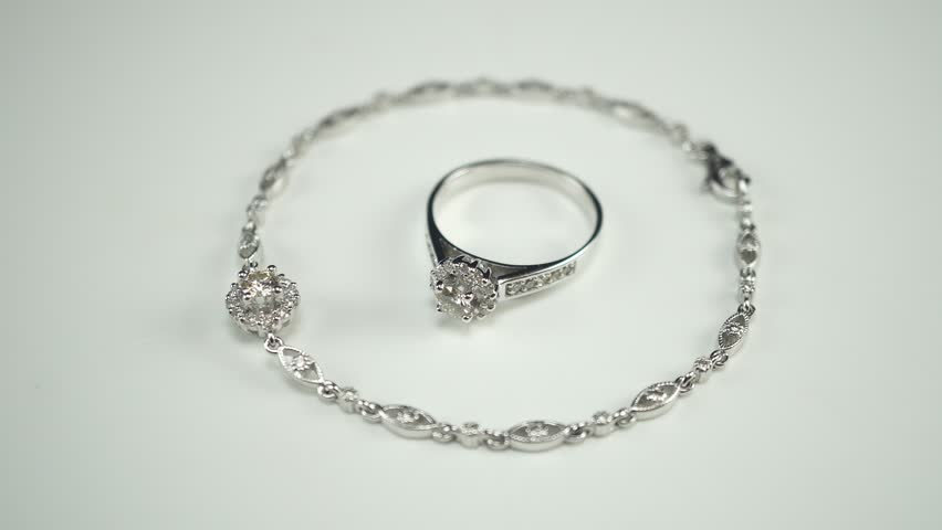 Silver Pendent image - Free stock photo - Public Domain photo - CC0 Images