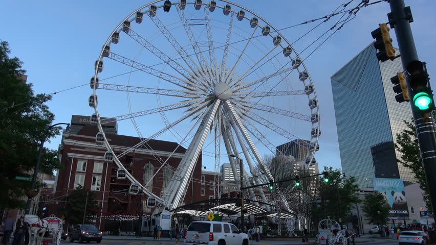 AUGUSTA, NJ - AUGUST 5: (Time-lapse) Carnival Rides Including The Yo-Yo ...