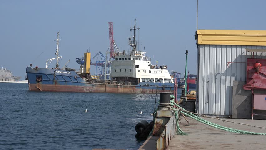 PORT LINCOLN, AUSTRALIA - APRIL 17 2014: A Bulk Grain Carrier Is Loaded ...
