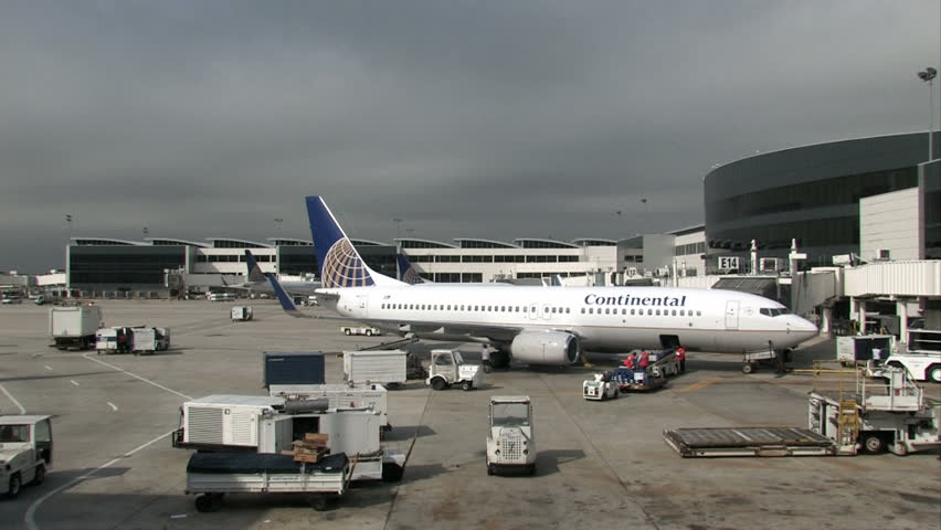 San Francisco, CA, USA - 1/18/2018 - Time Lapse Of A Busy Airport Ramp ...