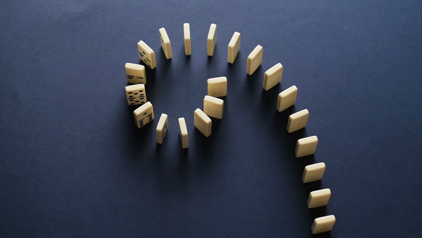 「White Dominoes Falling in Chain Reaction. Domino」のストック動画クリップ ...