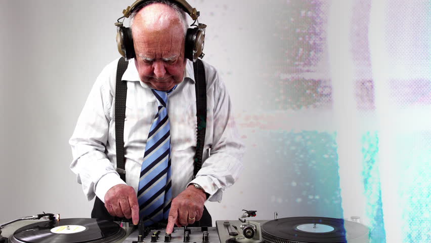 An Amazing Grandpa Dj, Older Vidéos de stock (100 % libres de droit ...