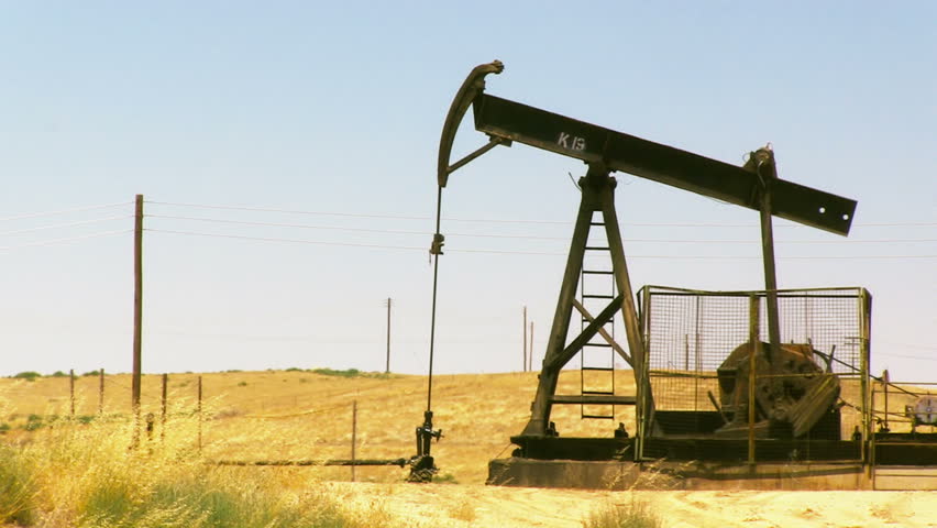 BAHRAIN - Feb 2016: Oil Pump Jacks Pumping Crude Oil In Oil Field. Feb ...