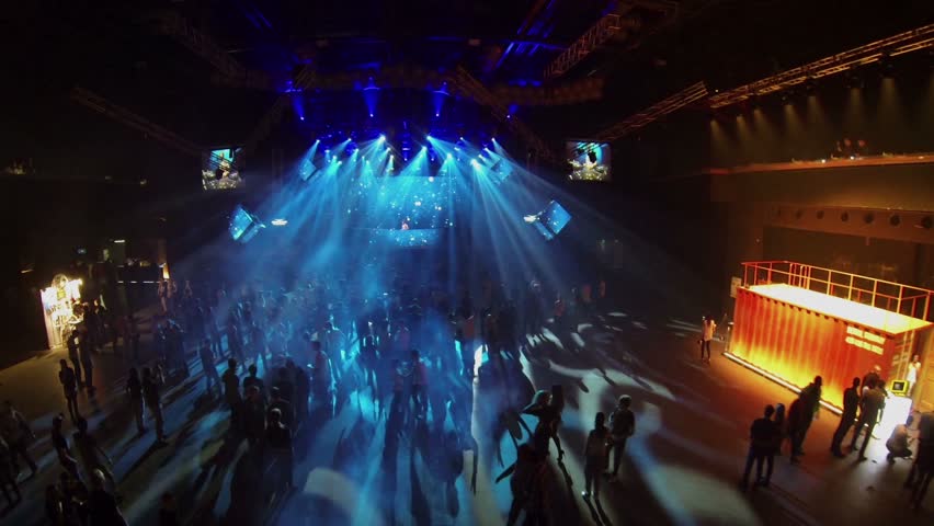 MOSCOW, RUSSIA - APR 05, 2014: Lot Of Young People Dance Lit By Light ...