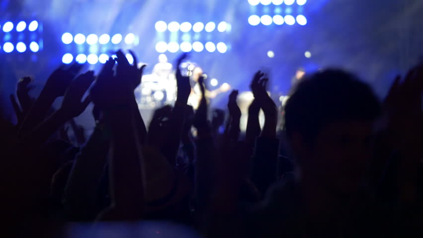4k Concert Crowd at Live arkistovideomateriaali (täysin rojaltivapaa ...